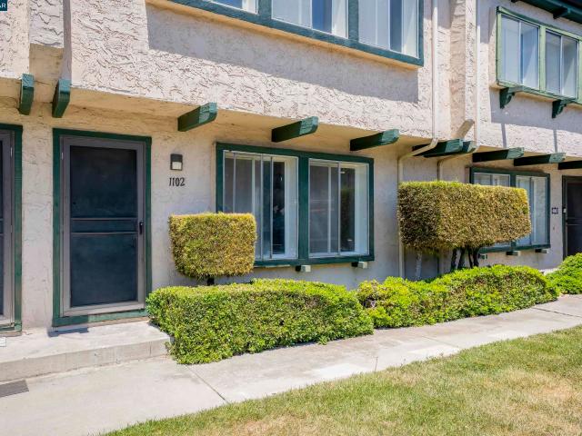1031 Clyde Ave 1102