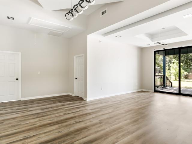 1031 County Road 3404
