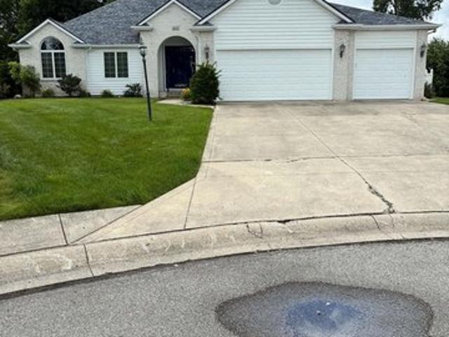 1031 Deer Cliff Ct, Fort Wayne, IN 46804
