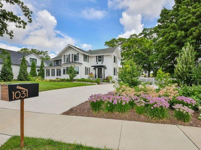 1031 E Bauer Rd, Naperville, IL 60563