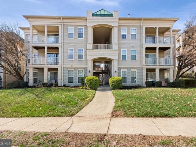 1031 Gardenview Loop Apt 201, Woodbridge, VA 22191