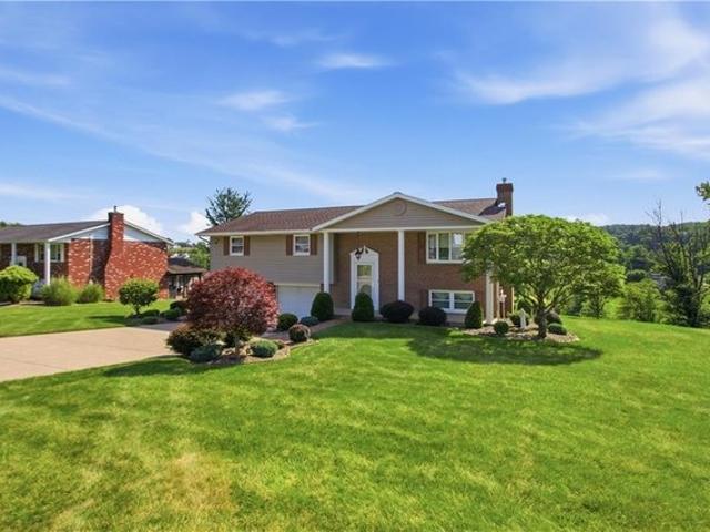 1031 Sharon Dr, Belle Vernon, PA 15012