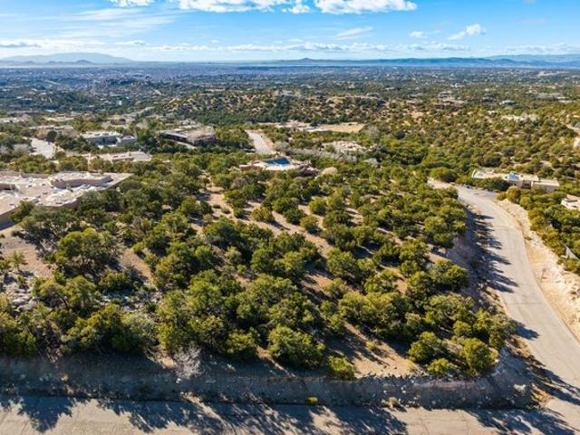 1031 Sierra Del Norte, Santa Fe, NM 87501