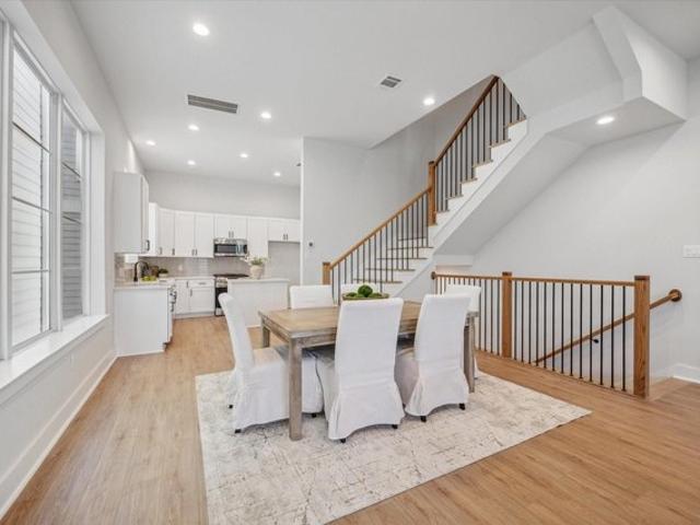 1031 W 17th St, Houston, TX 77008