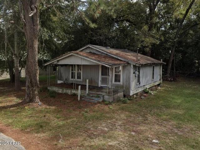 1031 Washington Ave, Graceville, FL 32440