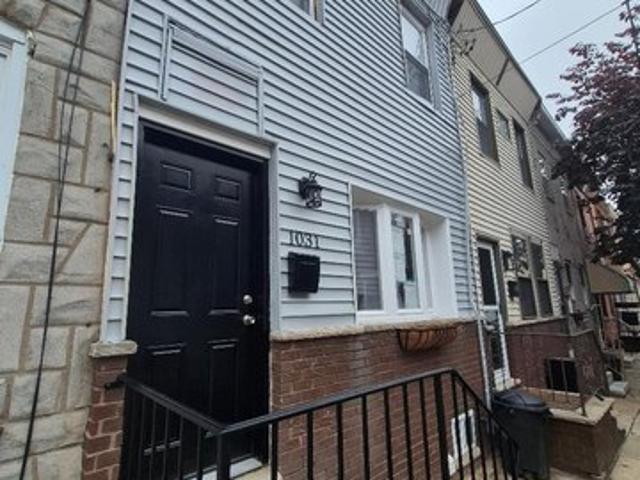 1031 Winton St, Philadelphia, PA 19148