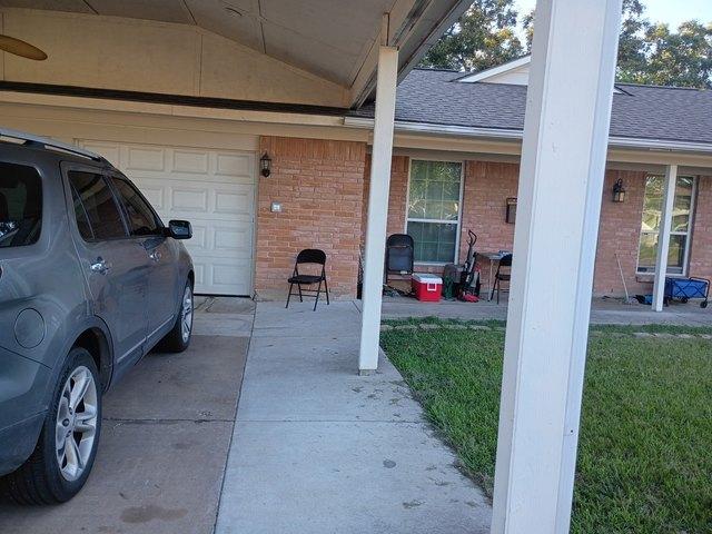 10323 Southport Dr, Houston, TX 77089
