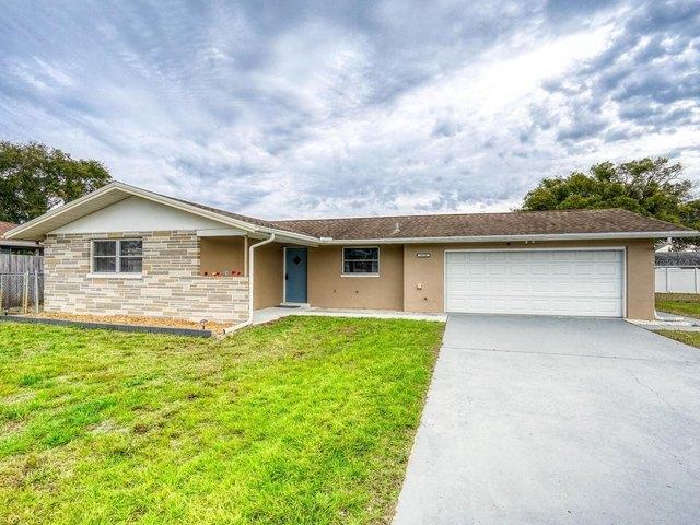 10320 Honeysuckle Ln, Port Richey, FL 34668