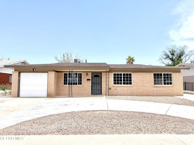 10320 Leewood Dr, El Paso, TX 79925