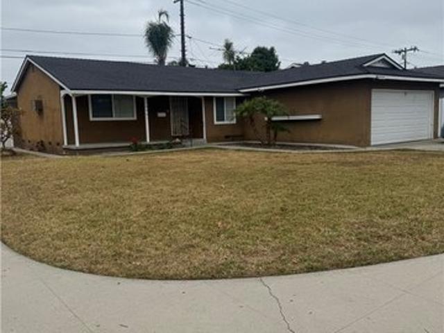 10321 Courtright Rd, Stanton, CA 90680