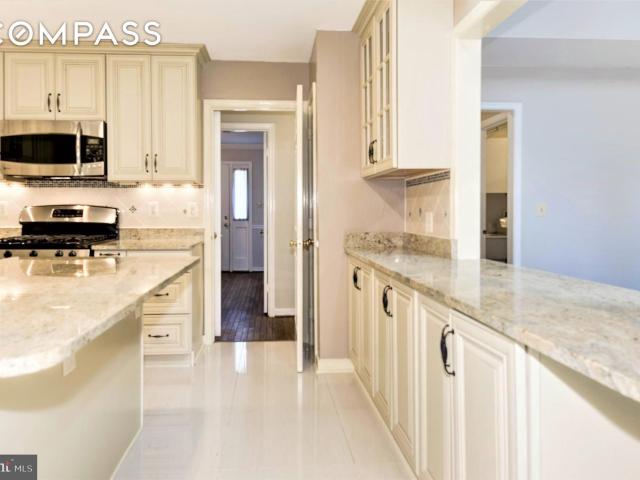 10322 Dunn Meadow Rd, Vienna, VA