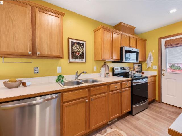 10324 NE Fargo St, Portland, OR 97220 | MLS #536640
