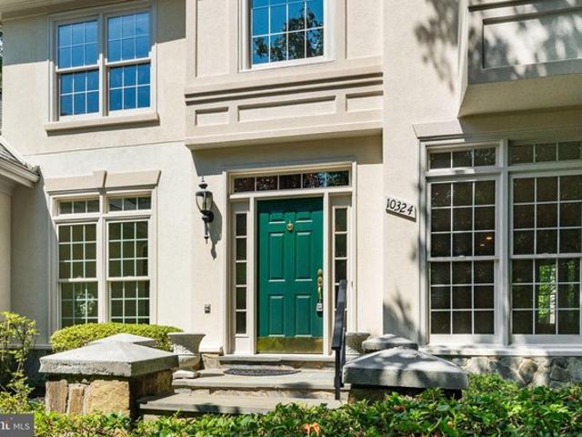 10324 Regency Station Dr, Fairfax Station, VA 22039