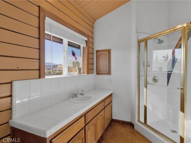 10328 El Centro Rd, Oak Hills, CA 92344 | MLS #HD26033