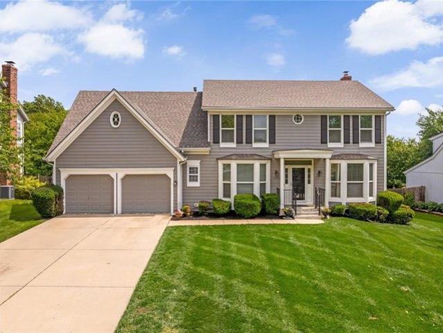 10329 Ballentine St, Overland Park, KS 66214