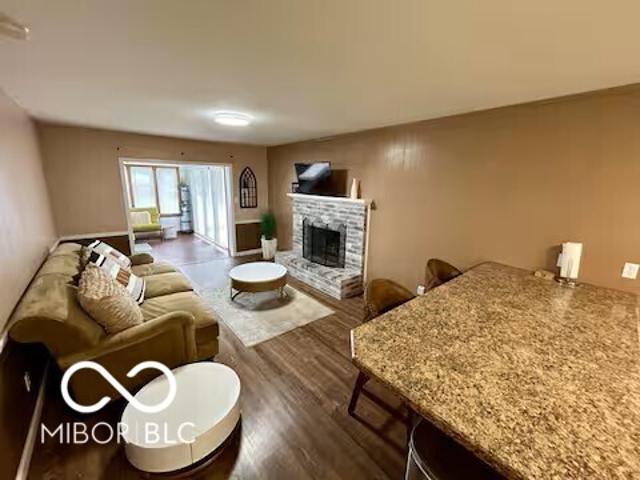 10329 N Delaware Street
