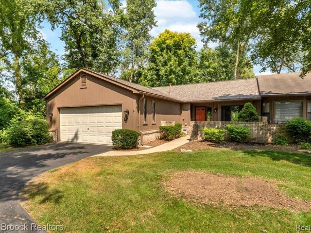 1032 Oak Pointe Drive