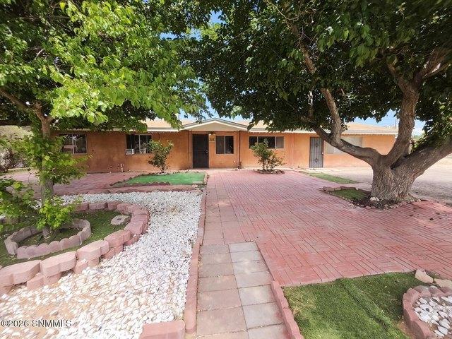 1032 Ash Ave, Las Cruces, NM 88001