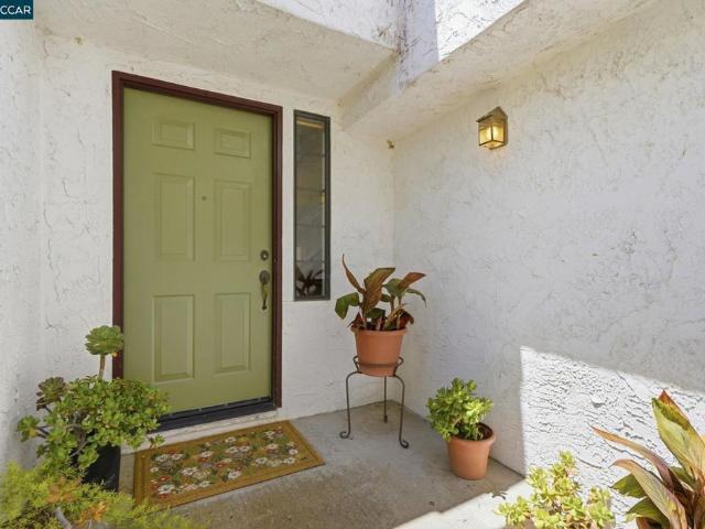 1032 Burnham Dr
