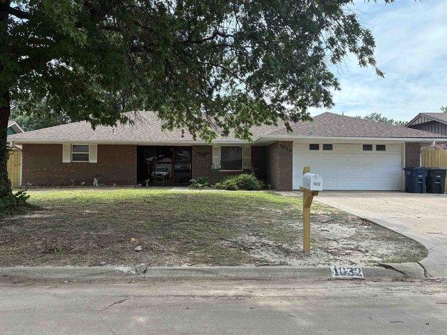 1032 Canterbury Rd, Enid, OK 73703