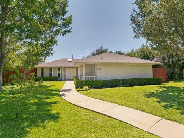 1032 Cherrywood Ln, Carrollton, TX 75006