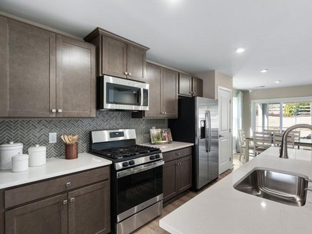 1032 Coconut Ln, Fredericksburg, VA 22406