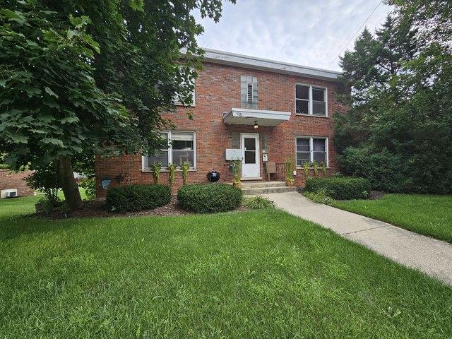 1032 Dean St, Saint Charles, IL 60174