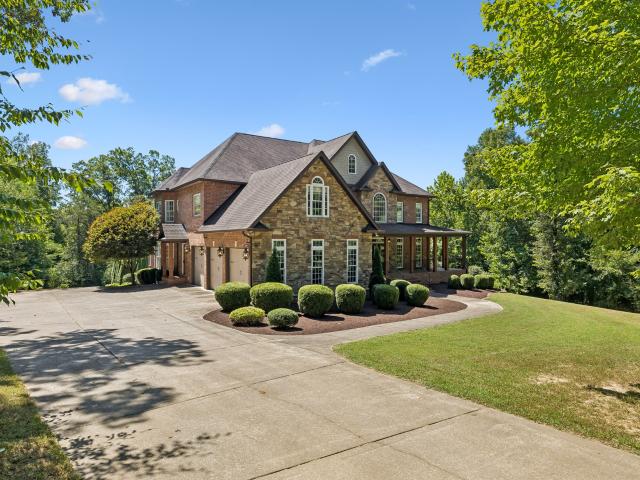 1032 Dogwood Ln