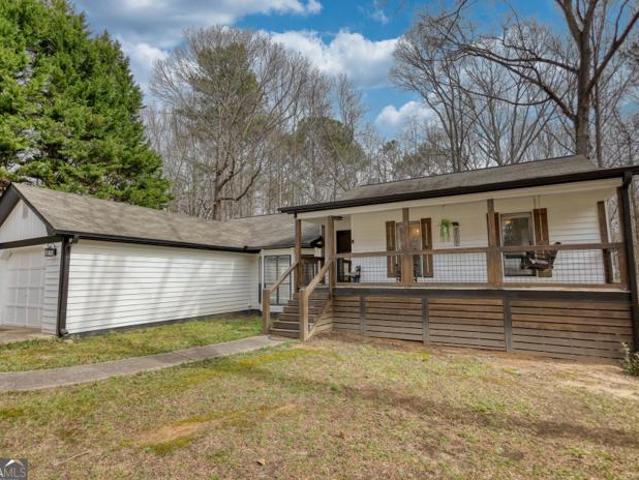 1032 Echo Valley Ct, Loganville, GA 30052