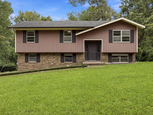 1032 Hillcrest Rd, Hixson, TN 37343