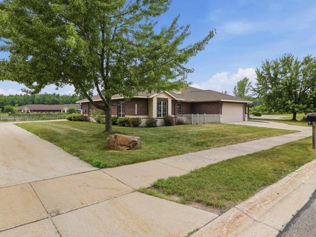 1032 Jasmine Ln, Stevens Point, WI 54482