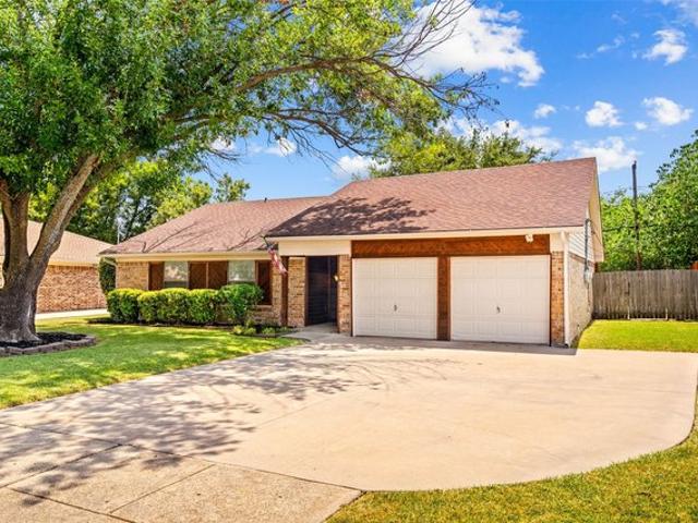 1032 Kane St, Benbrook, TX 76126