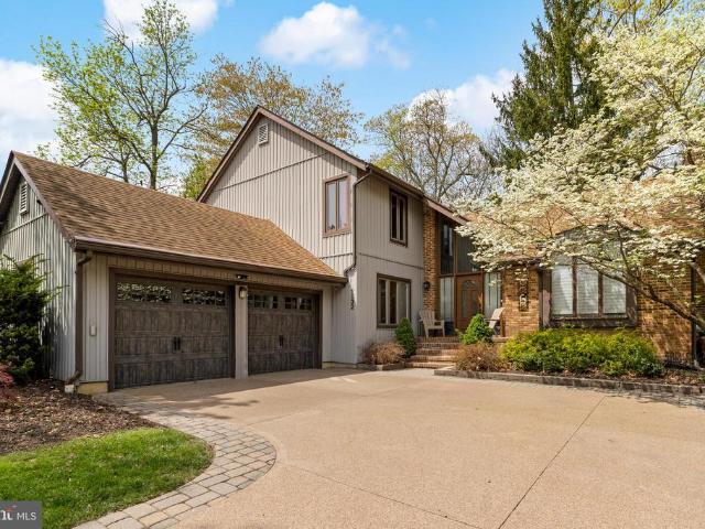 1032 Red Oak Drive