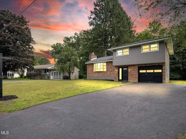 1032 St Jude Dr, Schenectady, NY 12303