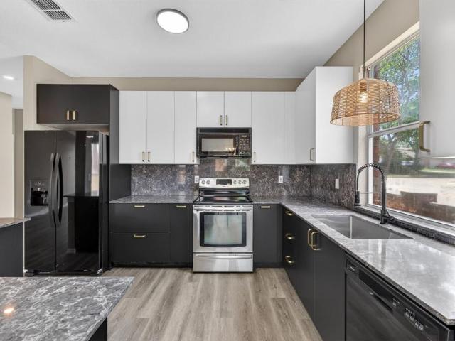 1032 Sugarberry Lane