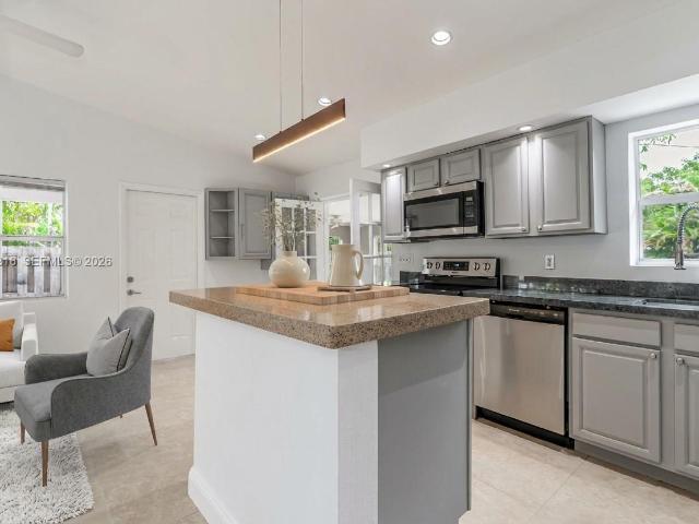 1032 SW 22nd Ter, Fort Lauderdale, FL 33312 | MLS #A11952 | Compass
