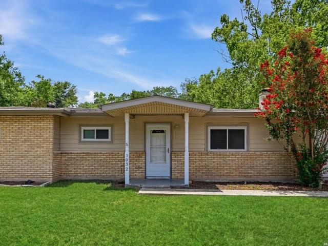 1032 S Mesquite Ave, New Braunfels, TX 78130