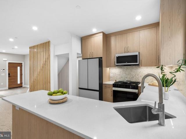 1032 S Randolph St, Philadelphia, PA 19147