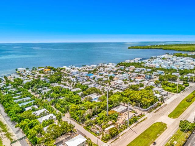 1032 Snapper Ln, Key Largo, FL 33037 | MLS #616698 | Compass