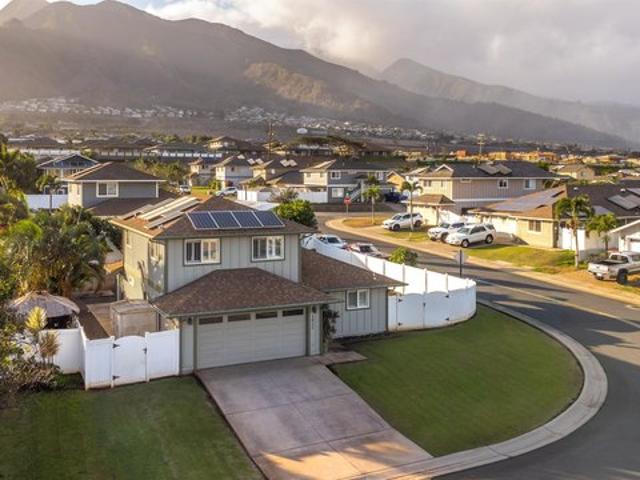 1032 Ulu Kanu St, Wailuku, HI 96793