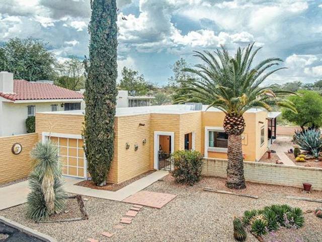 1032 W Camino Asturias, Green Valley, AZ 85622