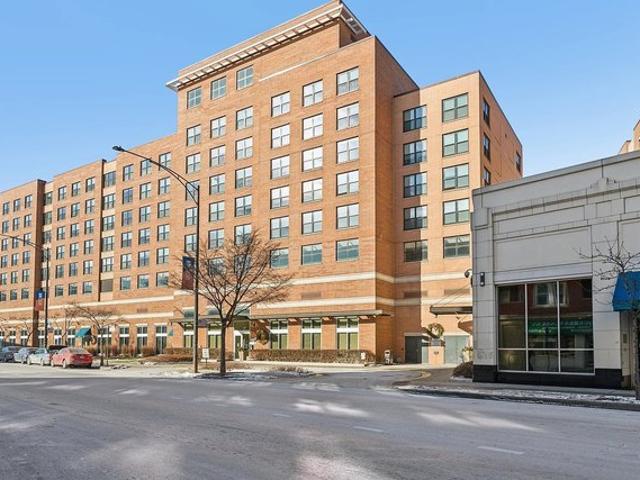 1032 W Montrose Ave, Chicago, IL 60613
