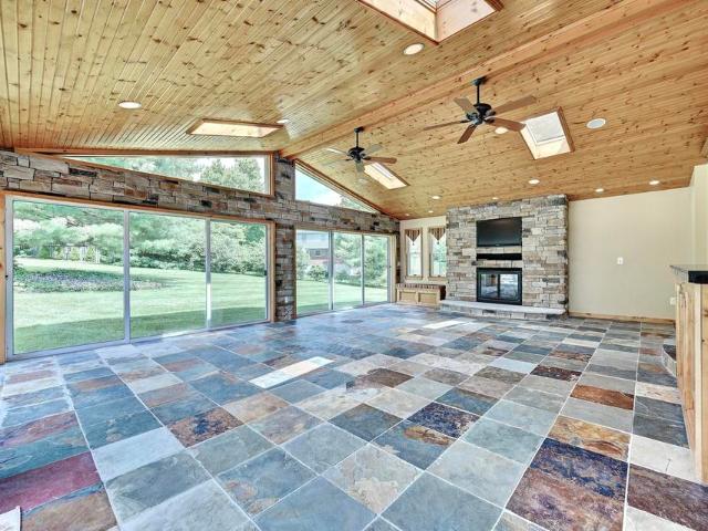 1032 Woodway Drive