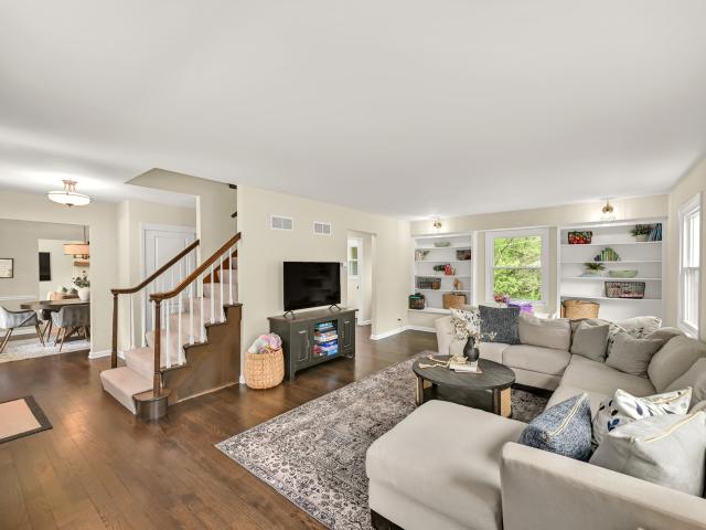 10333 N Versailles Ct