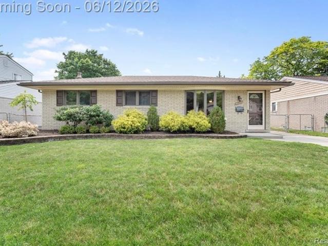 10330 Westlake St, Taylor, MI 48180