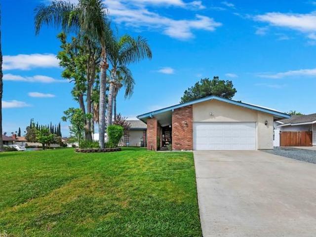 10331 Palmento Dr, Riverside, CA 92505