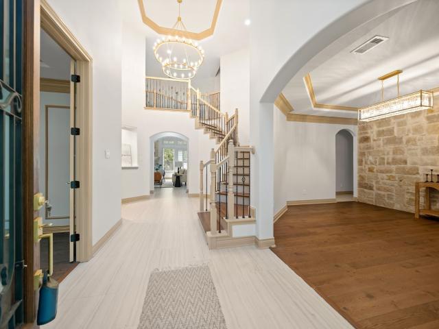 10332 Hunter Creek Lane