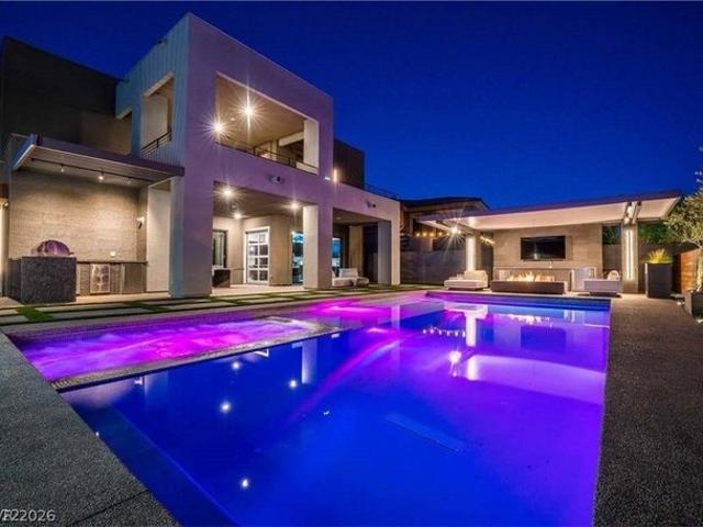 10337 Green Ember Dr, Las Vegas, NV 89135