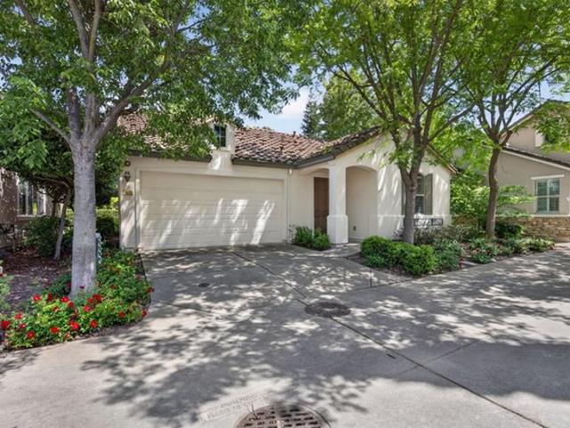 1033 Marseille Ln, Roseville, CA 95747