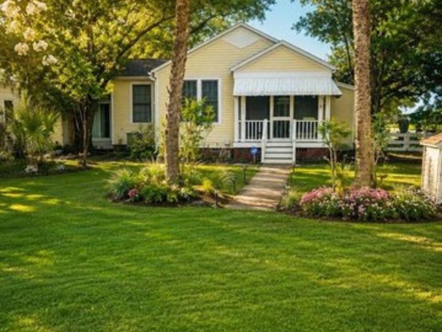 1033 McClelland Ave, Port Saint Joe, FL 32456